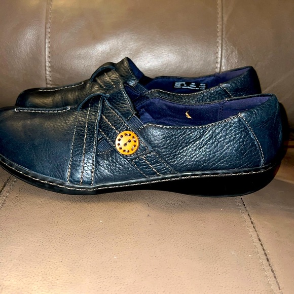 Clarks | Shoes | Clarks Leather Artisan Unconstructed Slipom Shoes ...